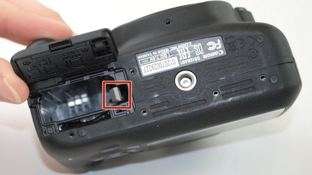 Hướng dẫn cách sạc pin máy ảnh Canon chuẩn nhất